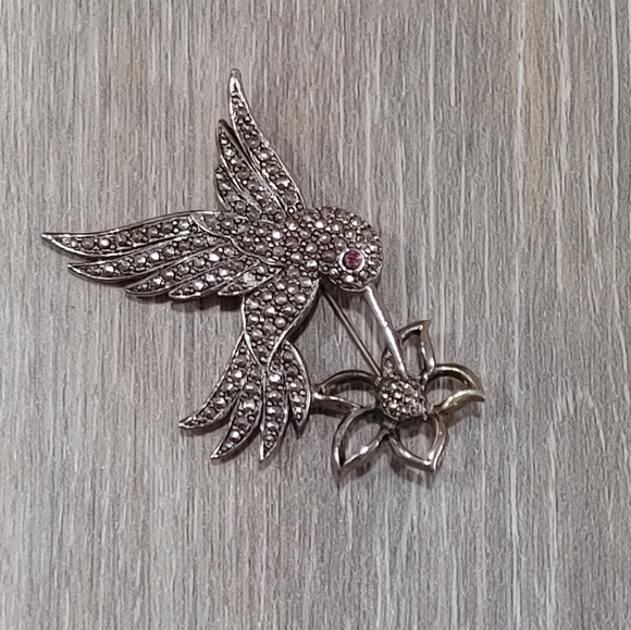 Avon | Jewelry | Vintage Avon Hummingbird Brooch | Poshmark